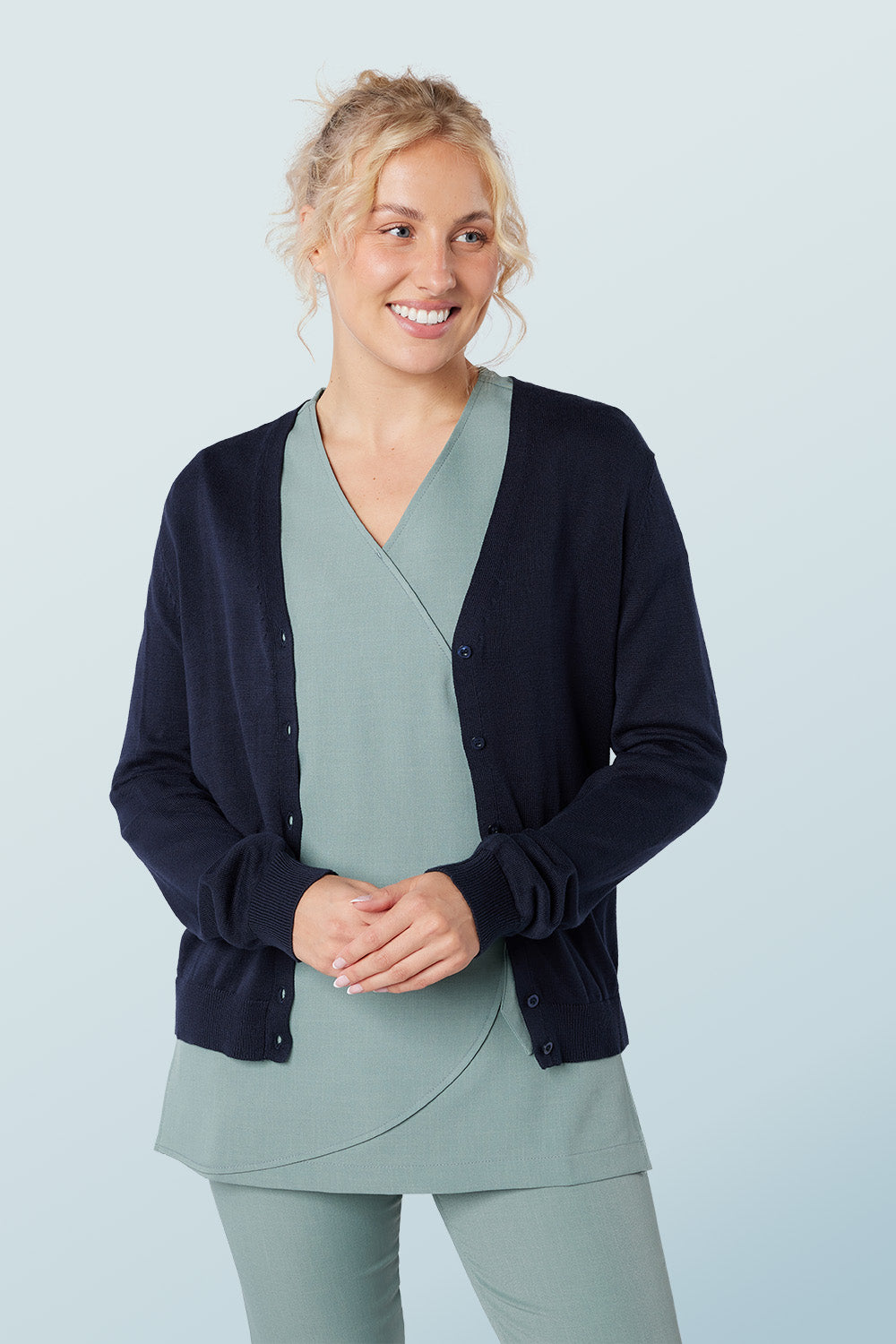 V-Neck Cardigan Navy – La Beeby